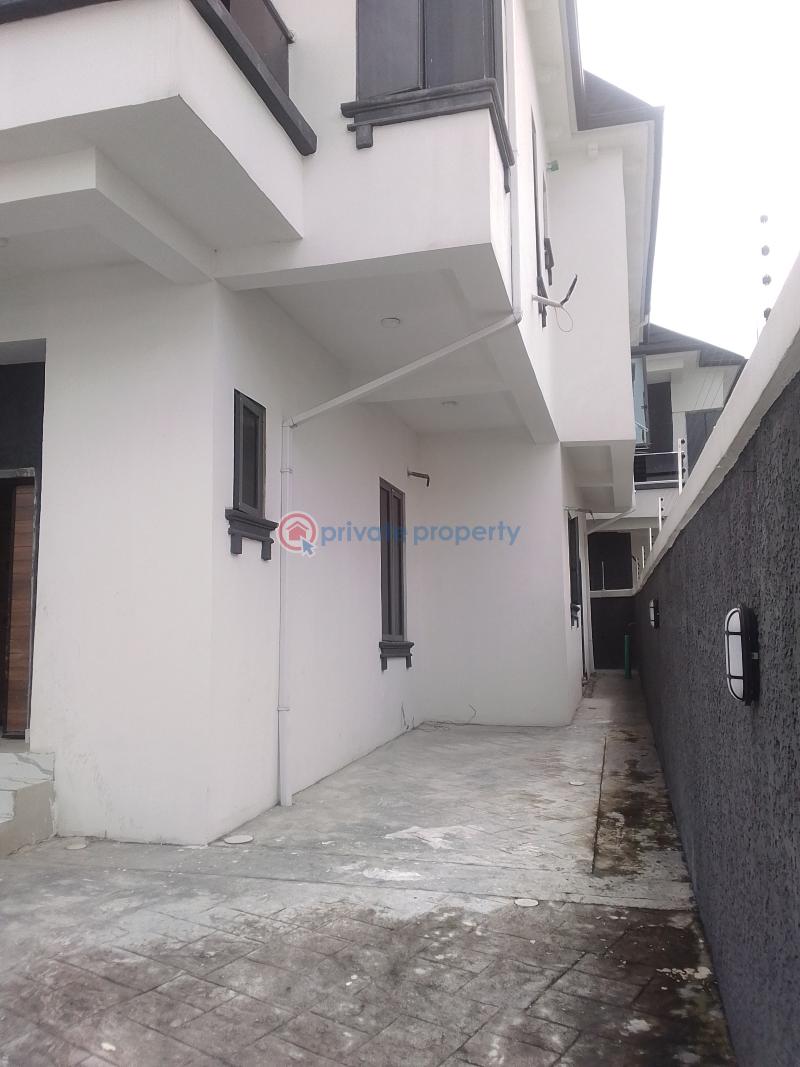 For sale: 5 bedroom Duplex Chevy View Estate Off Chevron Drive Lekki ...