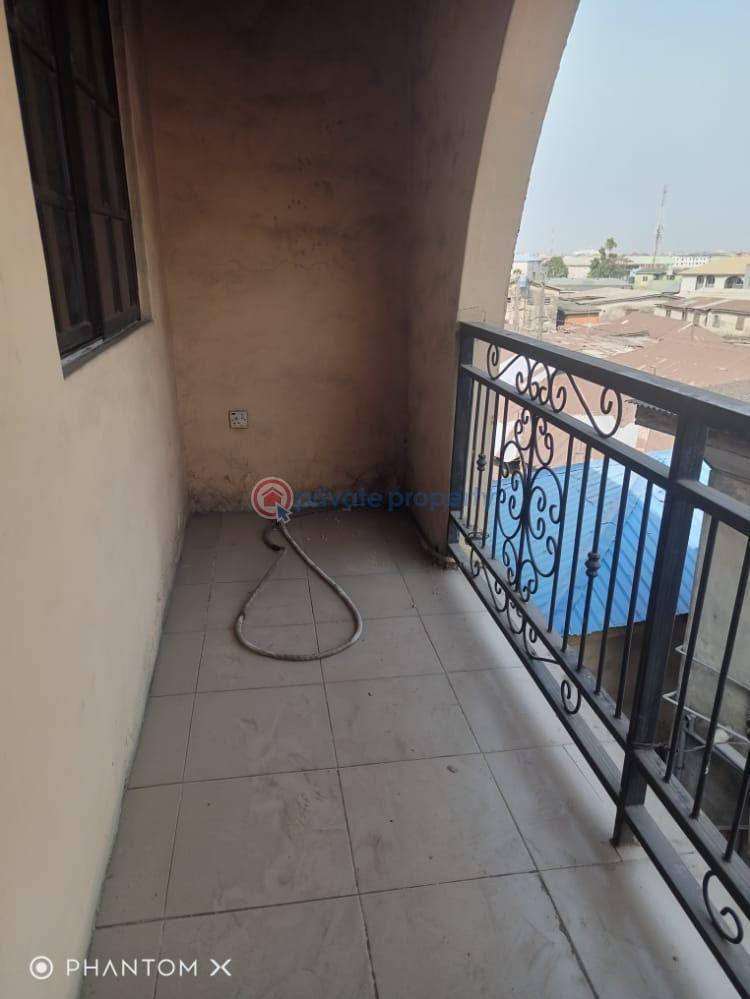 For rent: 3 bedroom Block Of Flats Onipanu Shomolu Lagos (PID: 6PAGHR ...