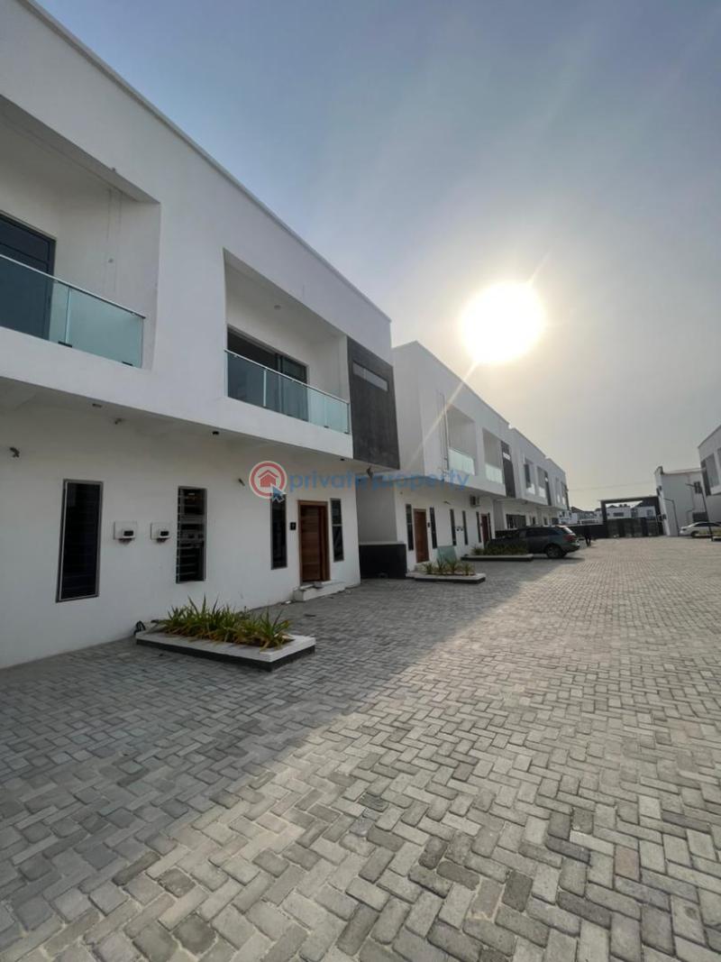 For rent: 4 bedroom Semi detached Duplex Mini Estate Off Orchid Hotel ...